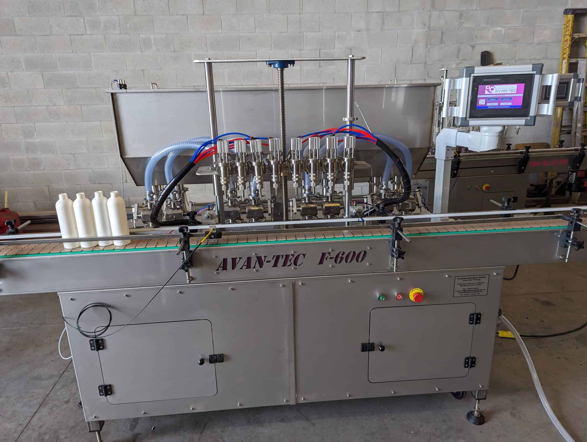 Envasadora de líquidos volumétrica automática Avan-Tec